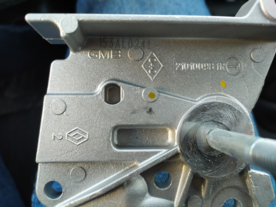 210105707R Насос водяной в сборе RENAULT | Запчасти на DRIVE2