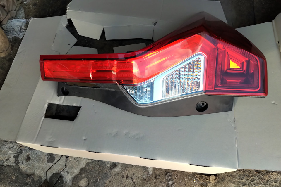 8330B001 Фонарь комбинированный задний левый Mitsubishi | Запчасти на ...