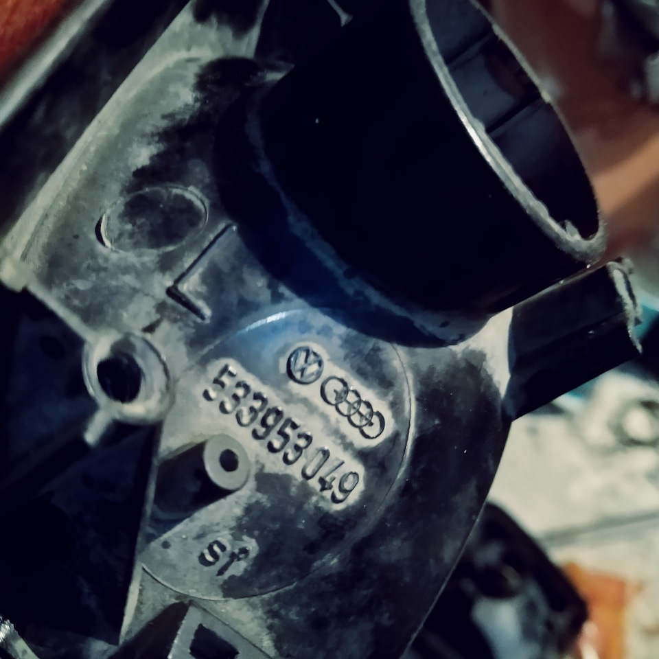 533953049 УКАЗАТЕЛЬ ПОВОРОТА ПЕРЕДНИЙ ЛЕВЫЙ VAG | Запчасти на DRIVE2