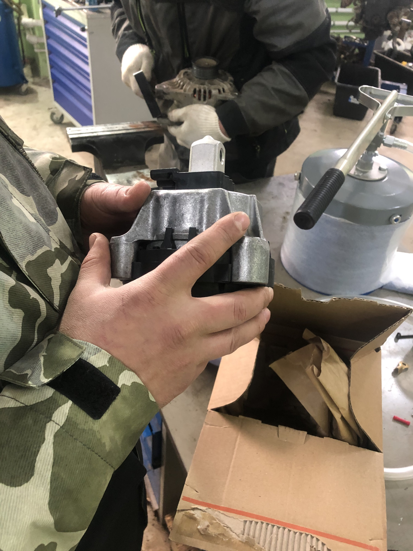 Замена опор ДВС — BMW 5 series (G30), 2 л, 2018 года | визит на сервис ...