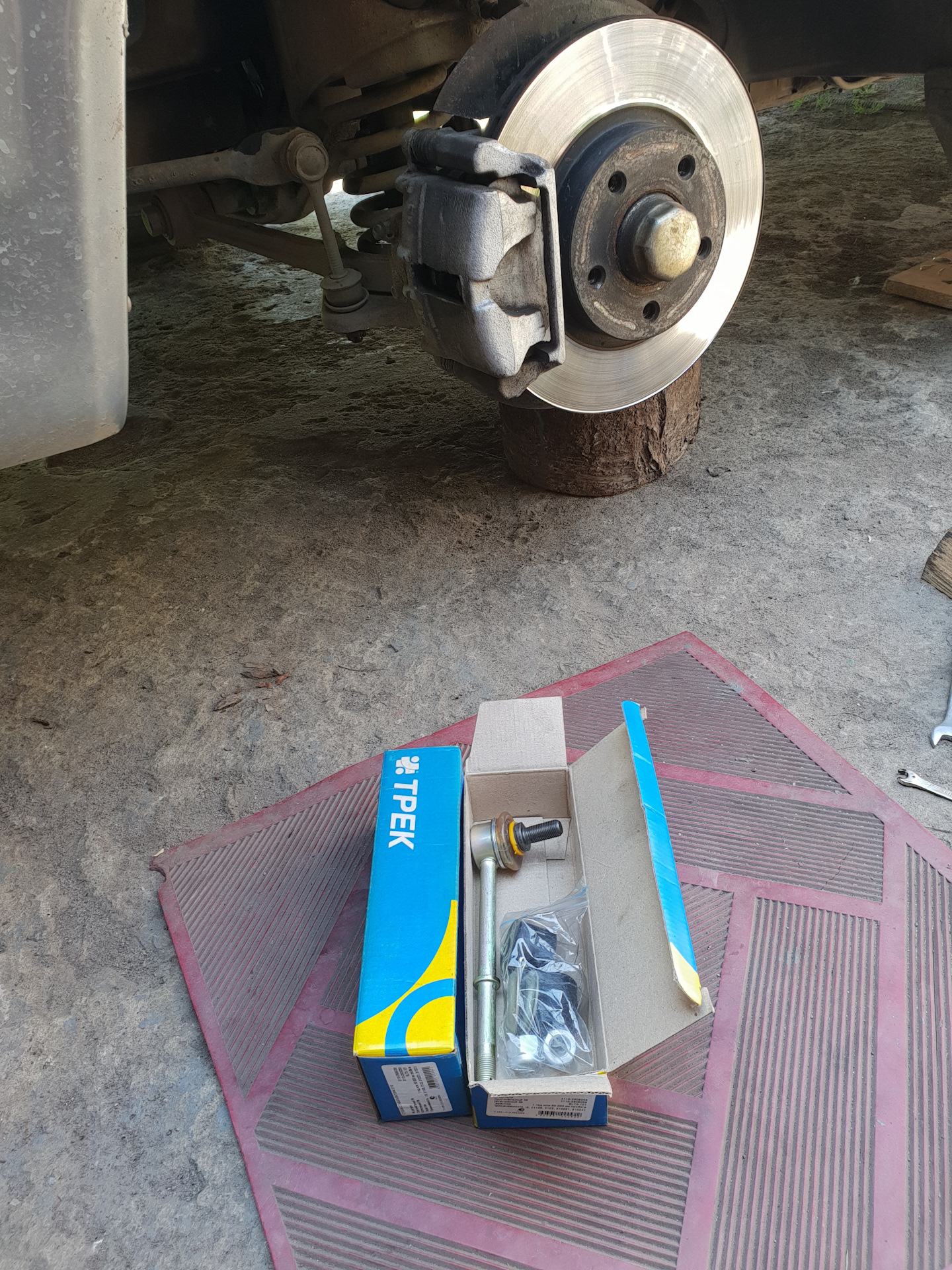 Замена стоек стабилизатора — ГАЗ 31105, 2,3 л, 2006 года | плановое ТО ...