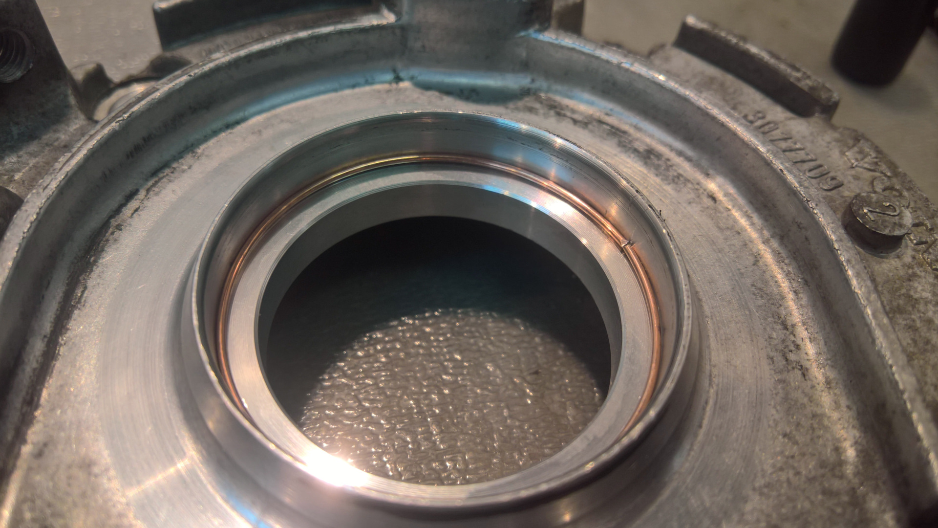 Elring 504.483 — правильный аналог переднего сальника коленвала ...