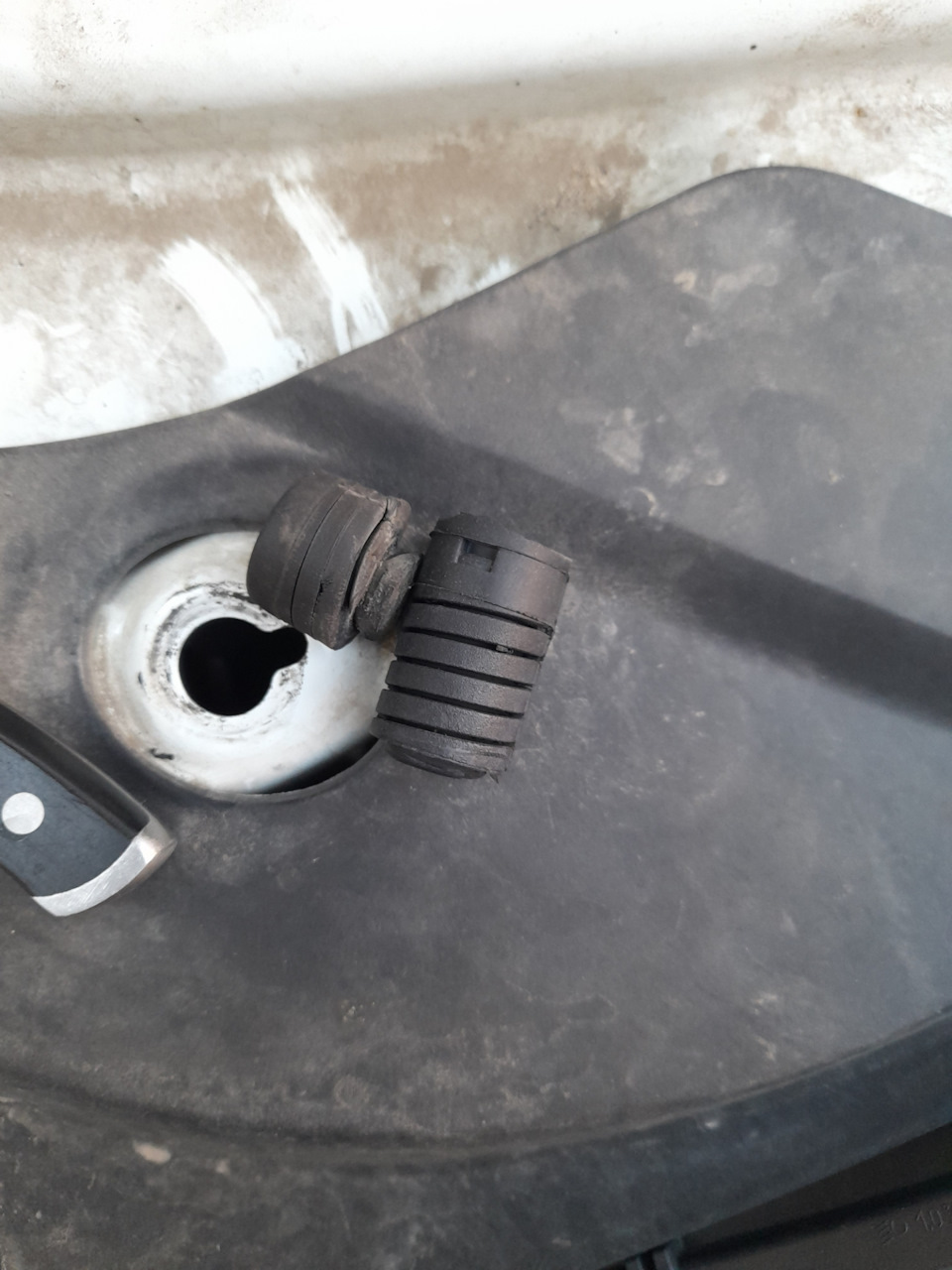 Отбойник капота — Nissan Almera V (G11/15), 1,6 л, 2017 года ...