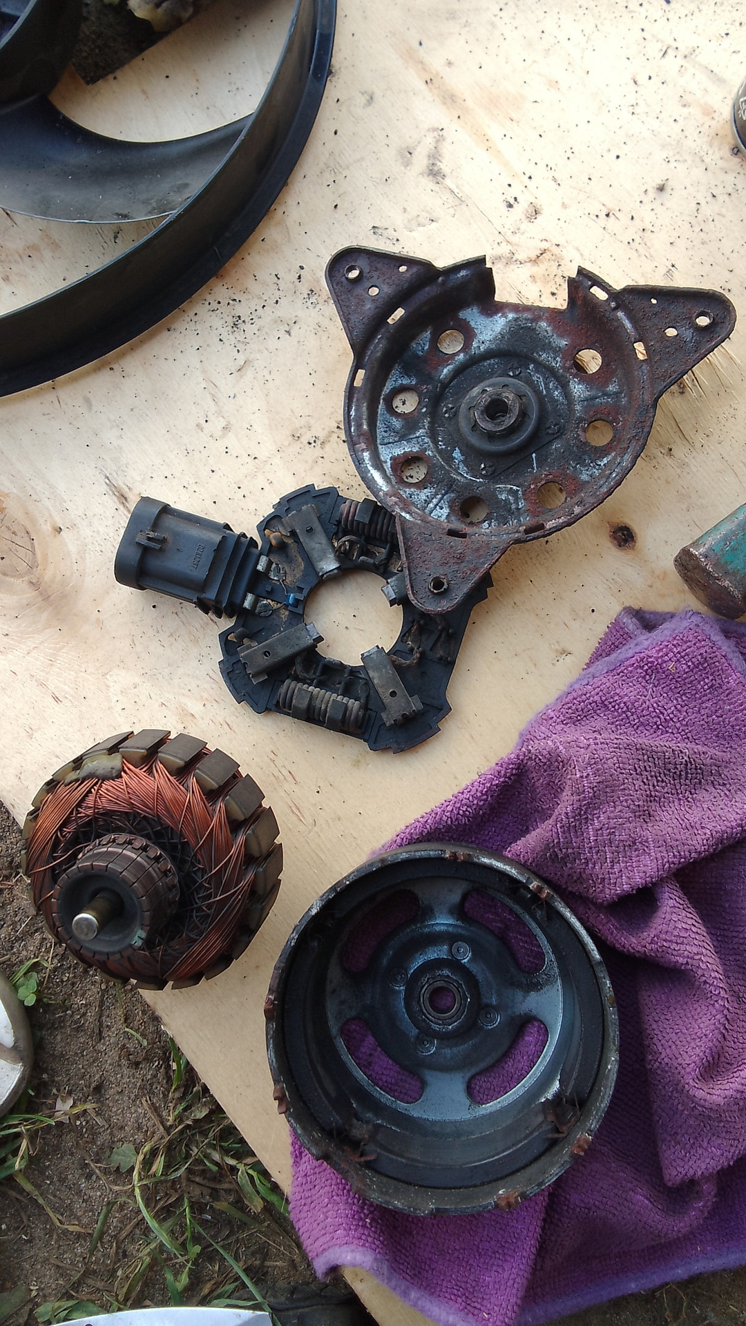 Замена вентилятора охлаждения — Citroen C2, 1,6 л, 2006 года | своими ...