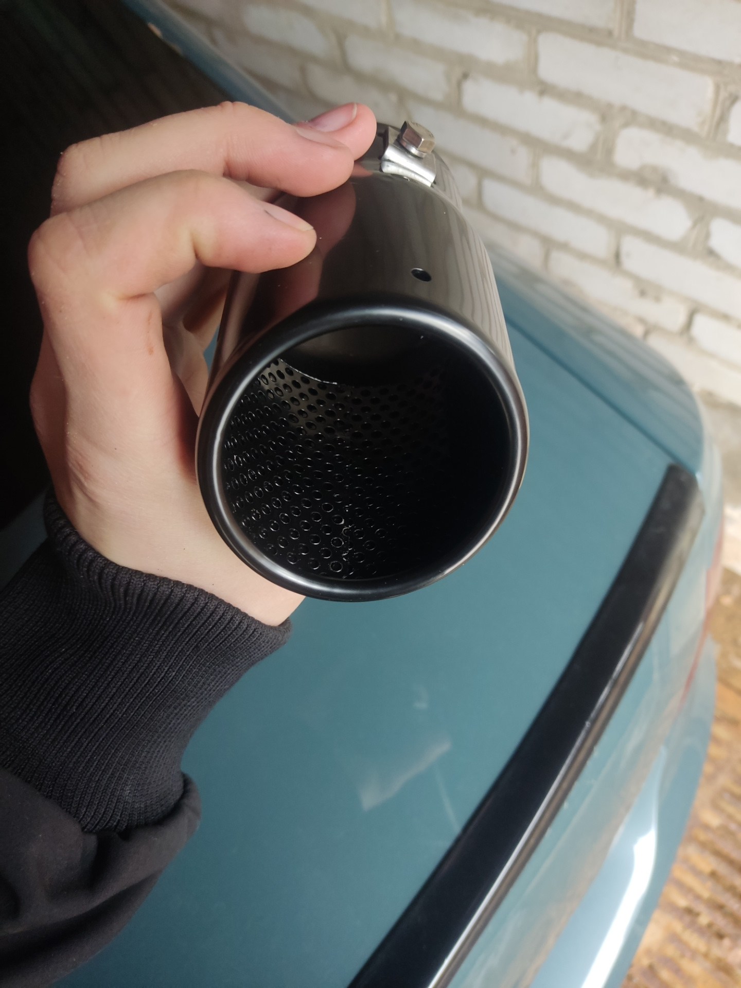 Чëрная насадка на глушитель — Volkswagen Polo Sedan, 1,6 л, 2020 года ...