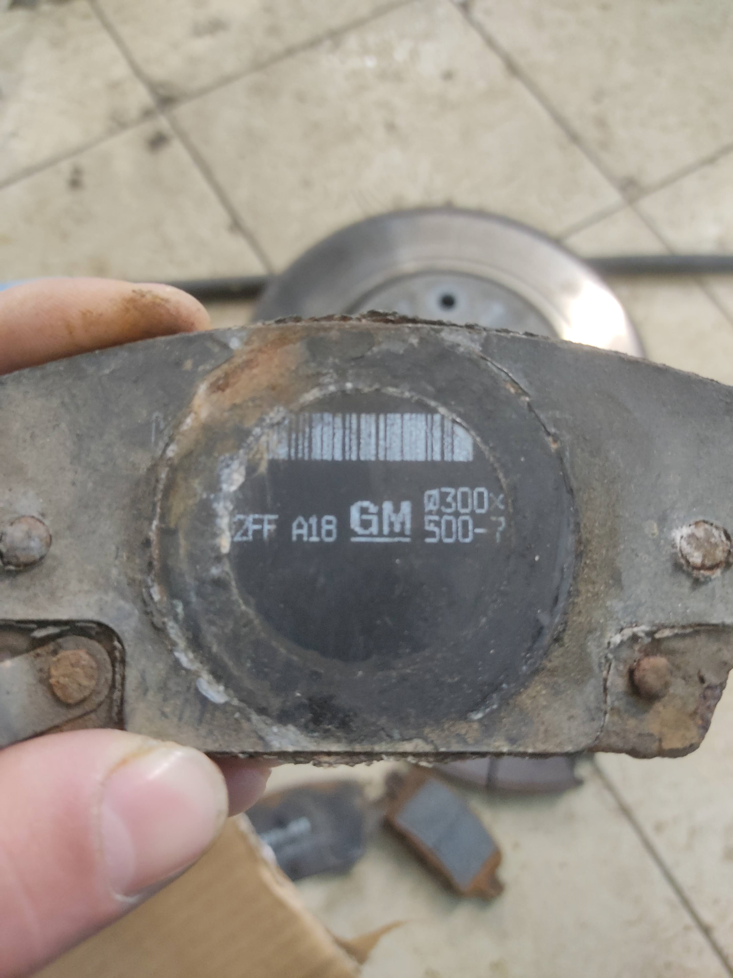 Замена дисков и колодок — Chevrolet Equinox (3G), 1,5 л, 2019 года ...