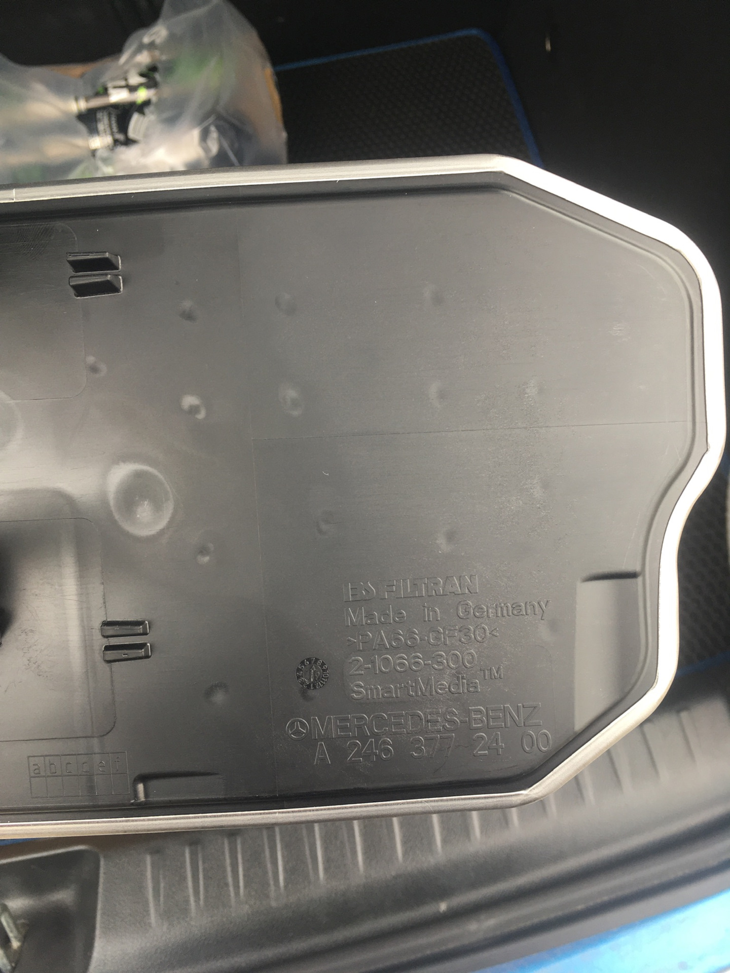 Замена масло в коробке — Mercedes-Benz GLA-Class (X156), 1,6 л, 2014 ...