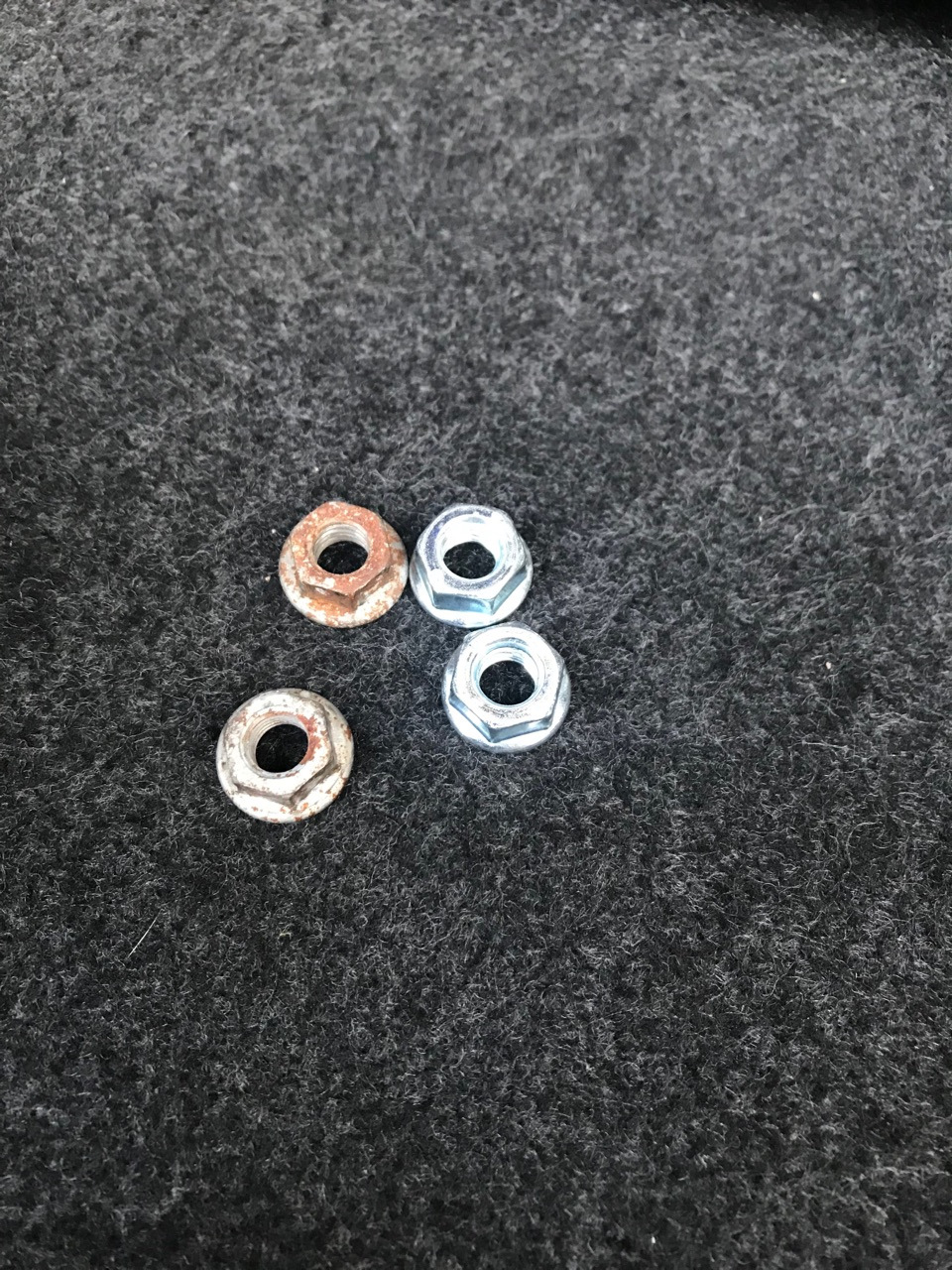 Утерянная заглушка под Домкратом + Феншуй (брызговики, пыльник капота ...