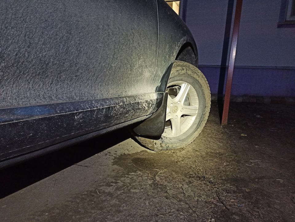 3. Покупка и установка брызговиков на Туарег. — Volkswagen Touareg (1G ...