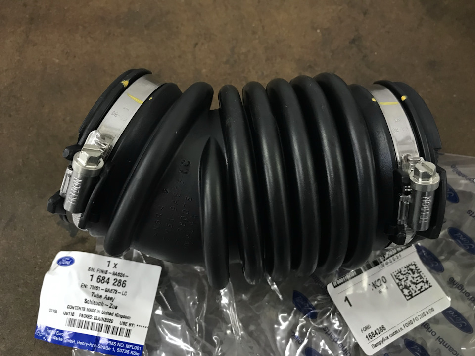 1684286 Шланг (гофра) корпуса воздушного фильтра / C-Max, Focus-II 1,8/ ...