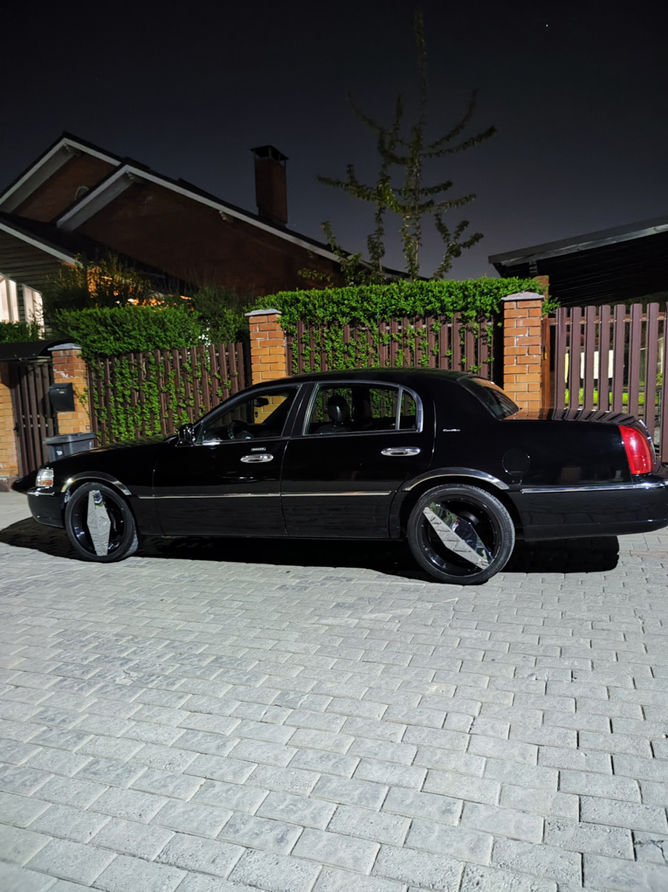 ДИСКИ MORGANA VISION R20 — Lincoln Town Car III, 4,6 л, 2003 года ...