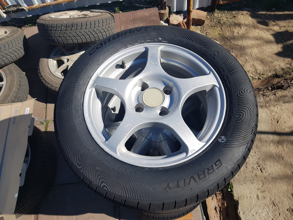 Колеса R15 на R14 — Lada Приора седан, 1,6 л, 2008 года | шины | DRIVE2