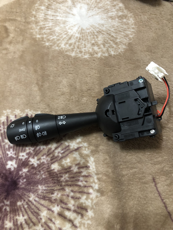 8201167977 Выключатель на рулевой колонке RENAULT | Запчасти на DRIVE2