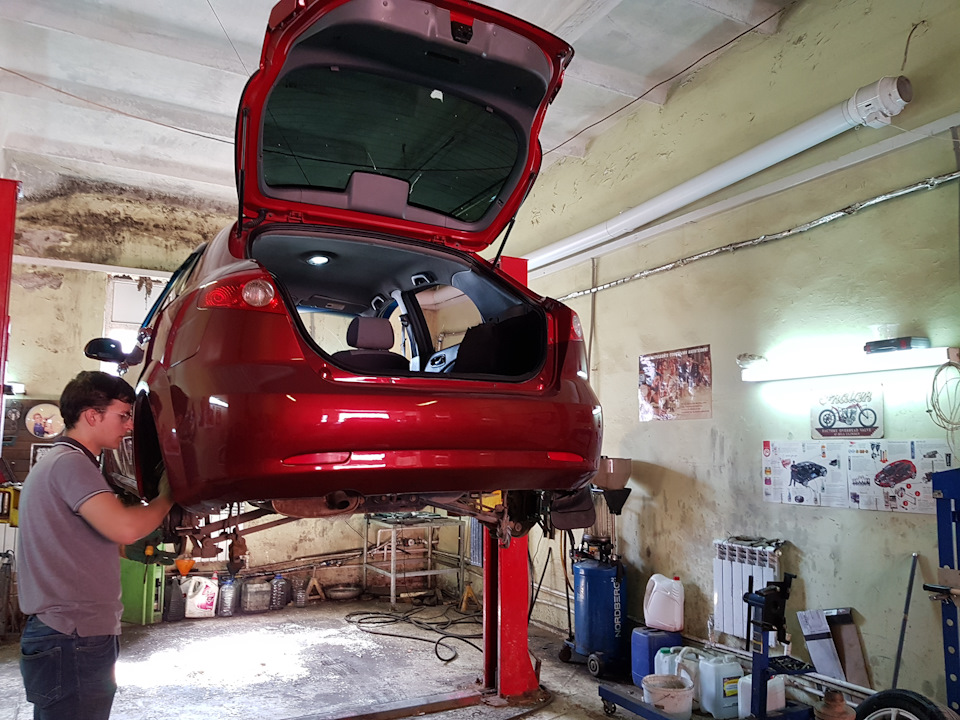 Замена задних амортизаторов — Chevrolet Lacetti 5D, 1,4 л, 2009 года ...