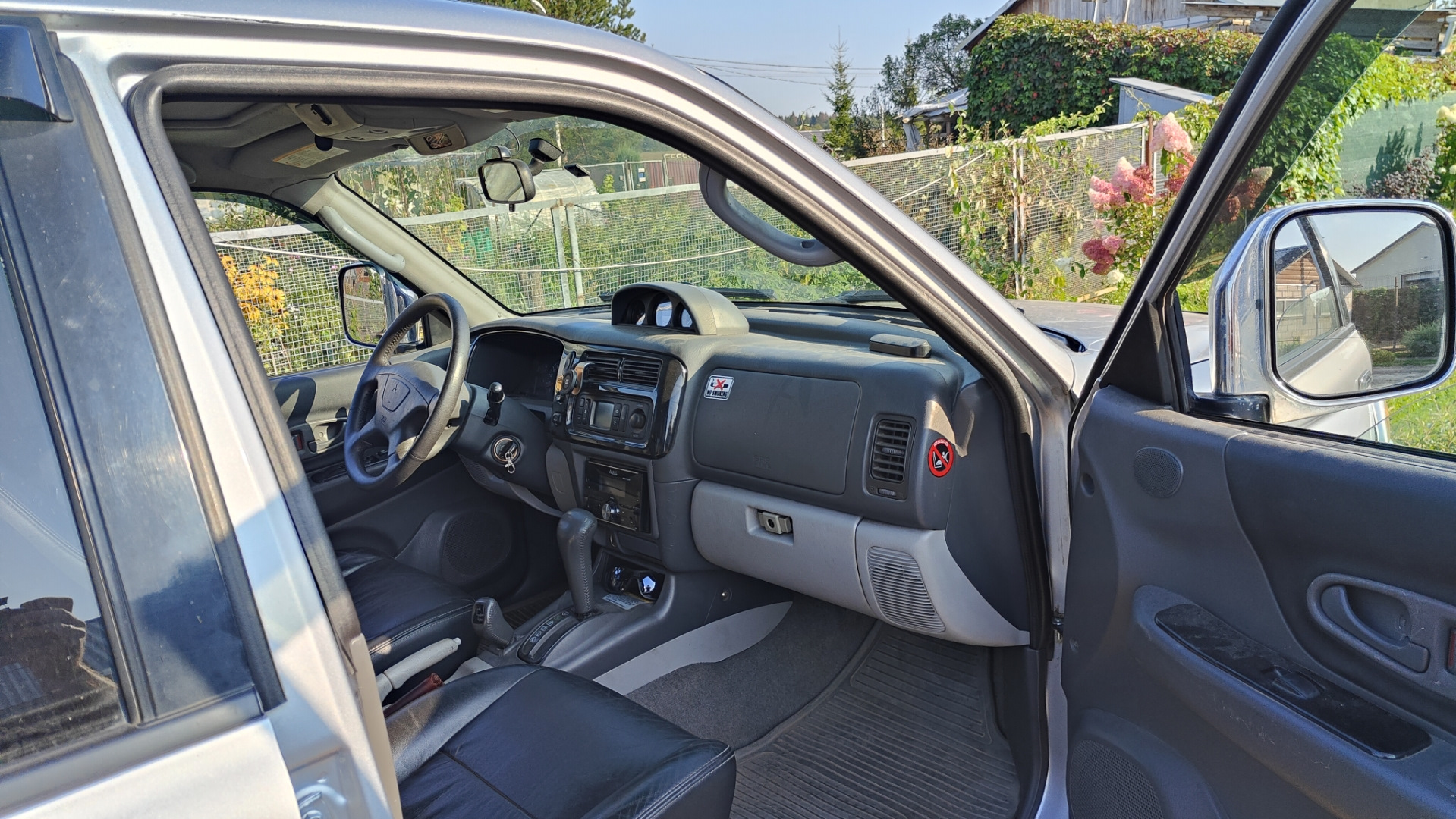 Уплотнитель дверного проёма — Mitsubishi Pajero Sport (1G), 3 л, 2004 ...