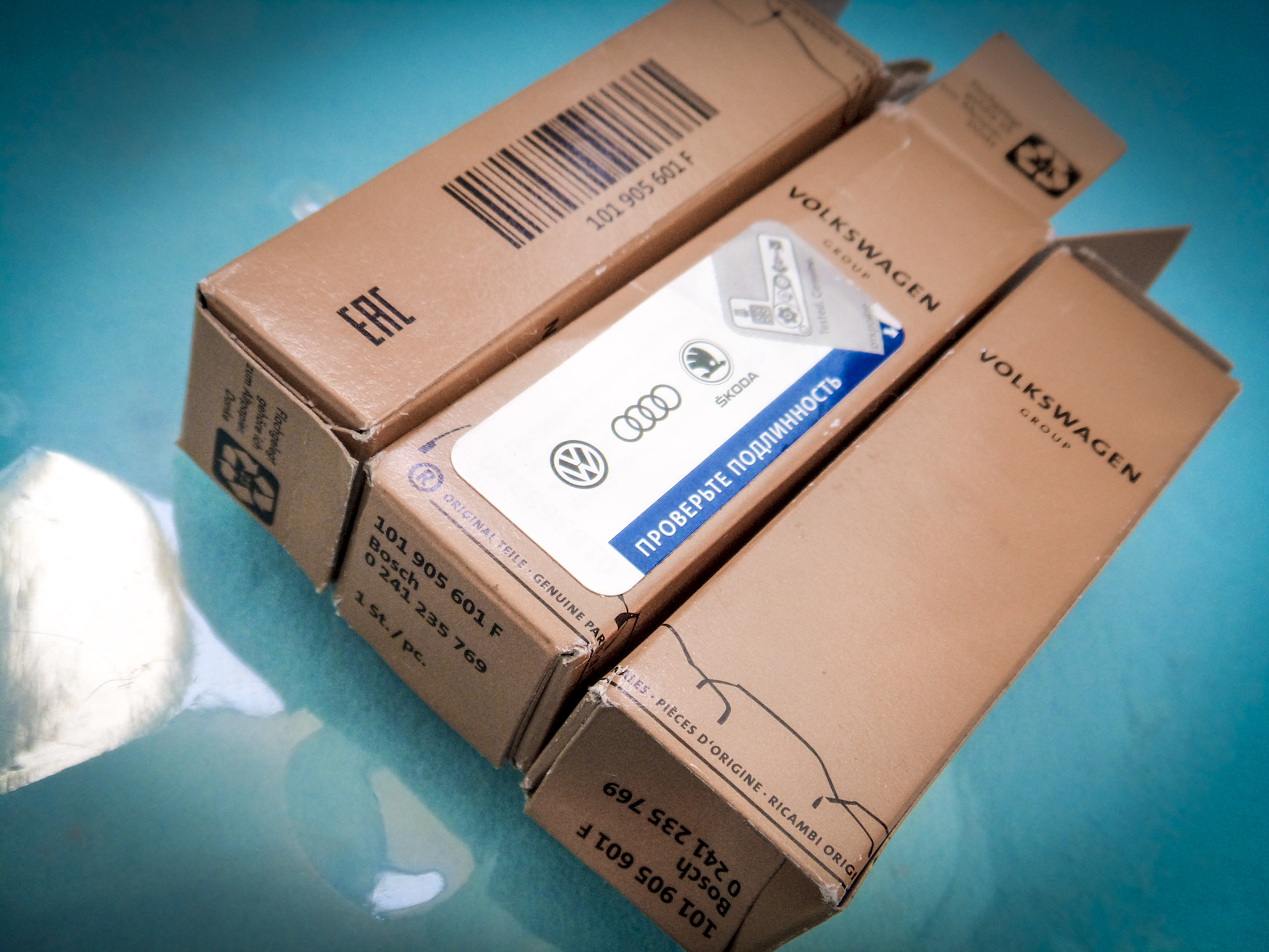 Распаковка оригинальных свечей зажигания VAG 101 905 601 F (Bosch 0 241 ...