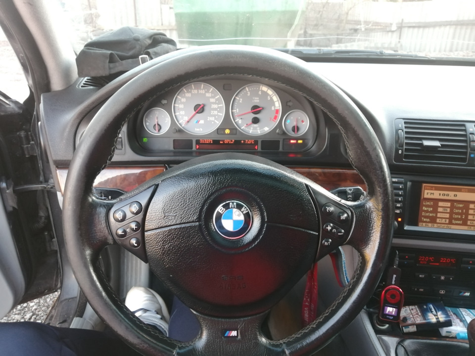 Руль м-тех — BMW 5 series (E39), 4,4 л, 1997 года | аксессуары | DRIVE2