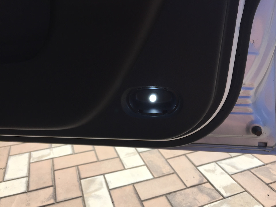 Диоды в салон, диод в селектор АКПП, замена стекол ламп в дверях ...