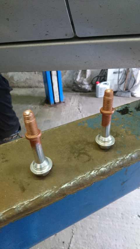 9090105020 Болт крепежный приемной трубы глушителя TOYOTA TOYOTA LEXUS ...