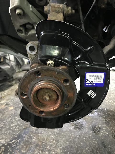 30760816 Щиток защитный Volvo | Запчасти на DRIVE2