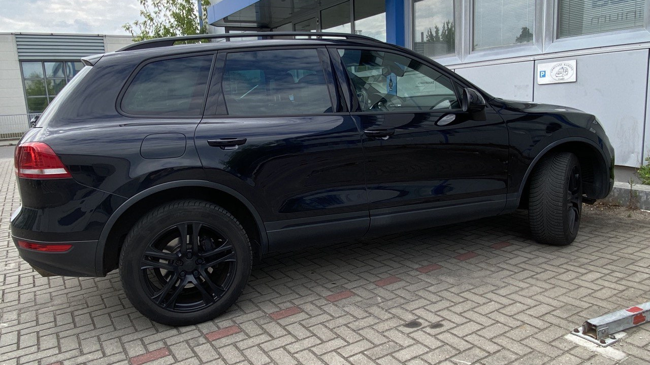 Volkswagen Touareg (2G) 3.0 дизельный 2013 | Schwarz Panzer на DRIVE2