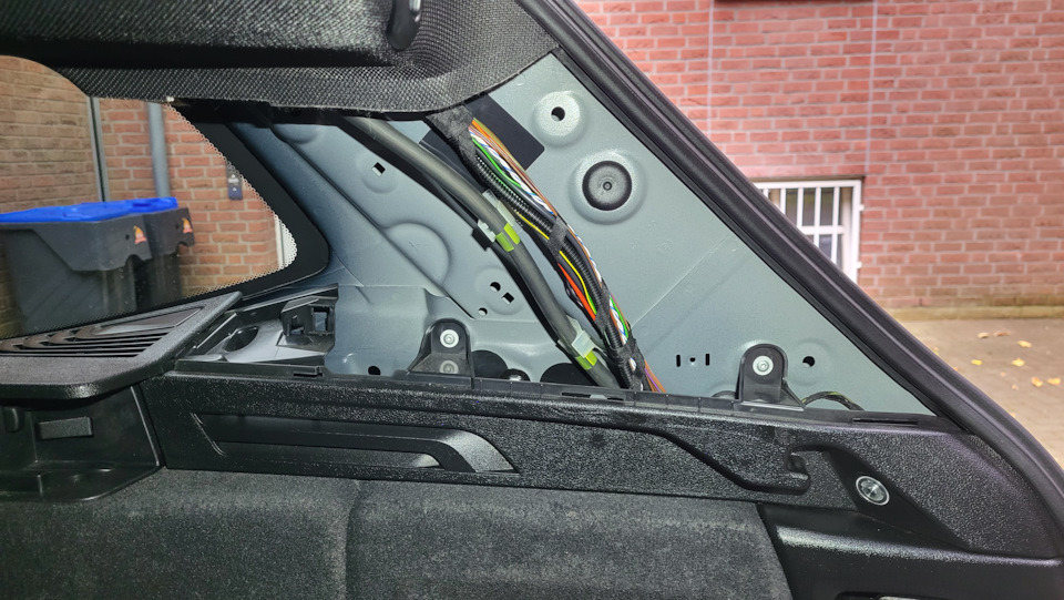 Замена батарейки в блоке телематика — BMW X3 (G01), 3 л, 2020 года ...