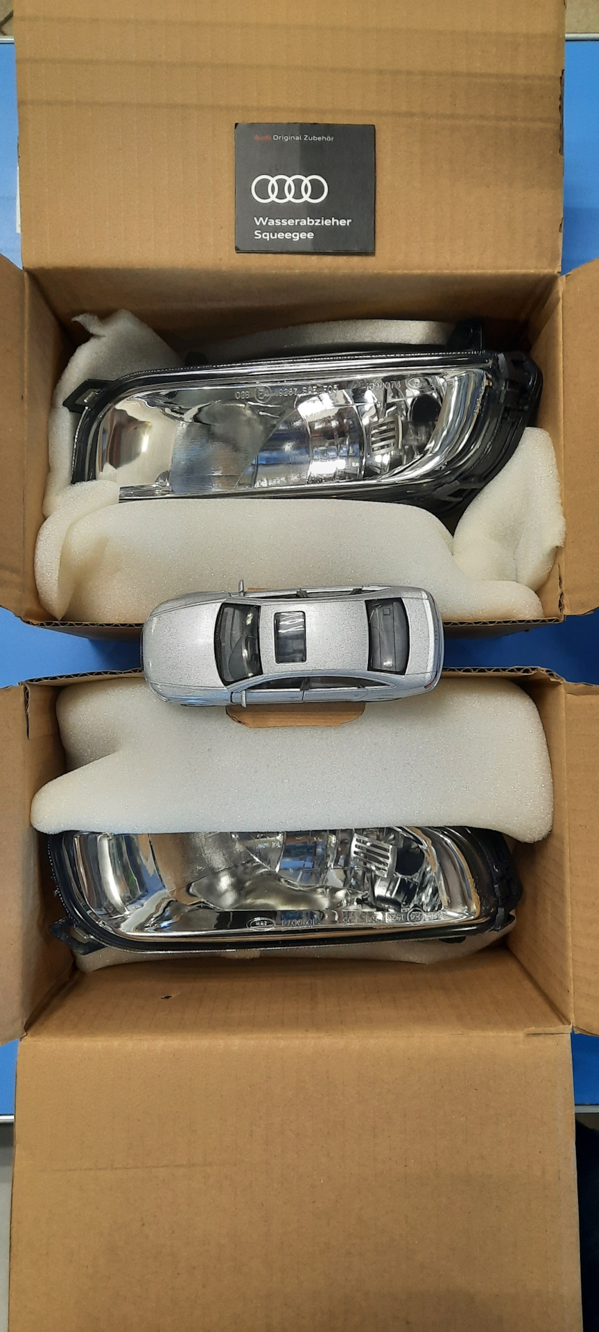 Замена противотуманных фар 4E0 941 699 B / 4E0 941 700 B — Audi A8 (D3 ...