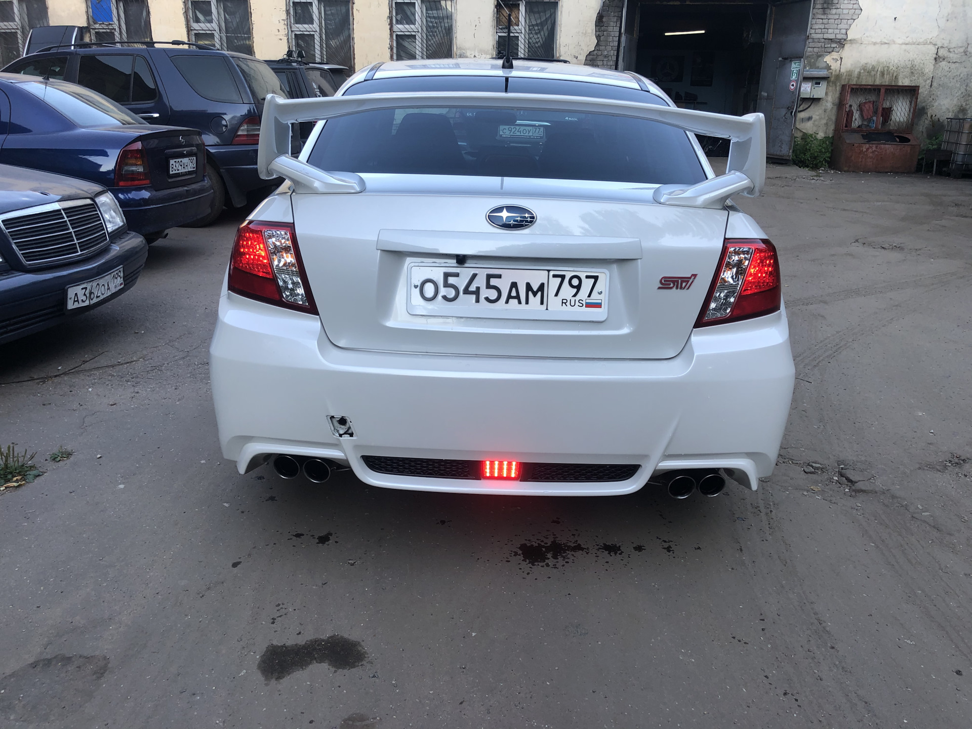 Туманка в стиле F1 — Subaru Impreza WRX STI (GV/GR), 2,5 л, 2011 года ...