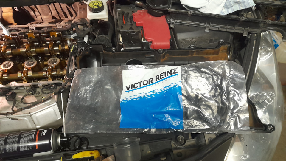 Прокладка клапанной крышки — Peugeot 408, 1,6 л, 2015 года | своими ...