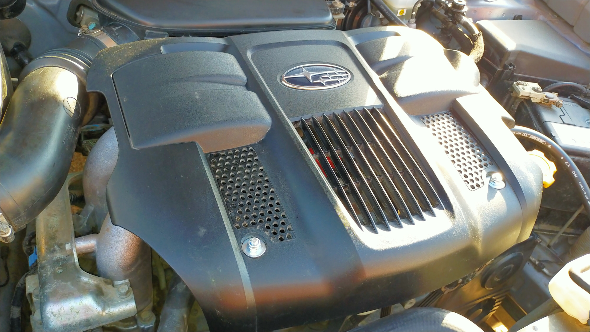Крышка двигателя от Subaru Forester SG5 — Subaru Forester (SH), 2 л ...