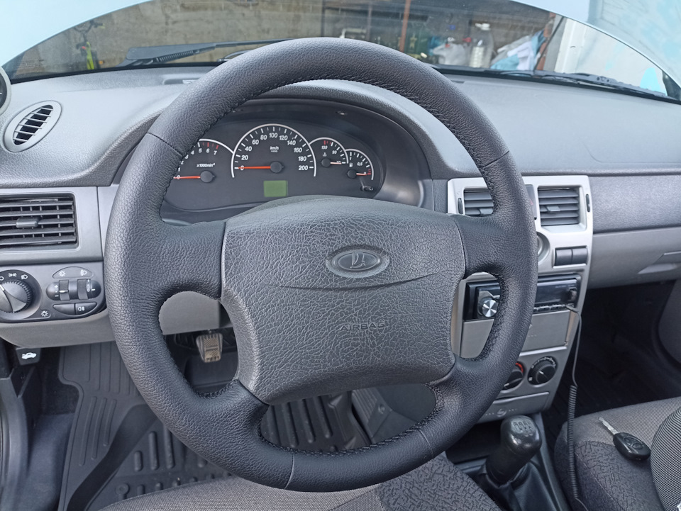 Руль приора 1 в перетяжке — Lada Приора универсал, 1,6 л, 2011 года ...
