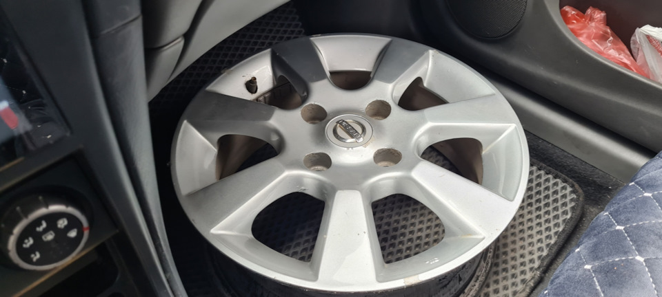 Продал литье R15 — Nissan Almera Classic (B10), 1,6 л, 2009 года ...