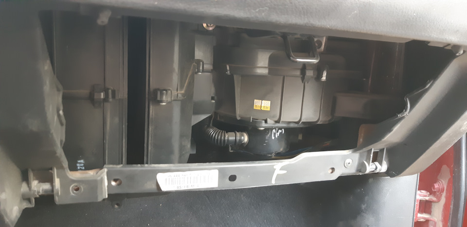 Фильтр салона (салонный) фильтр Aveo T200 1.5 — Chevrolet Aveo 5-door ...