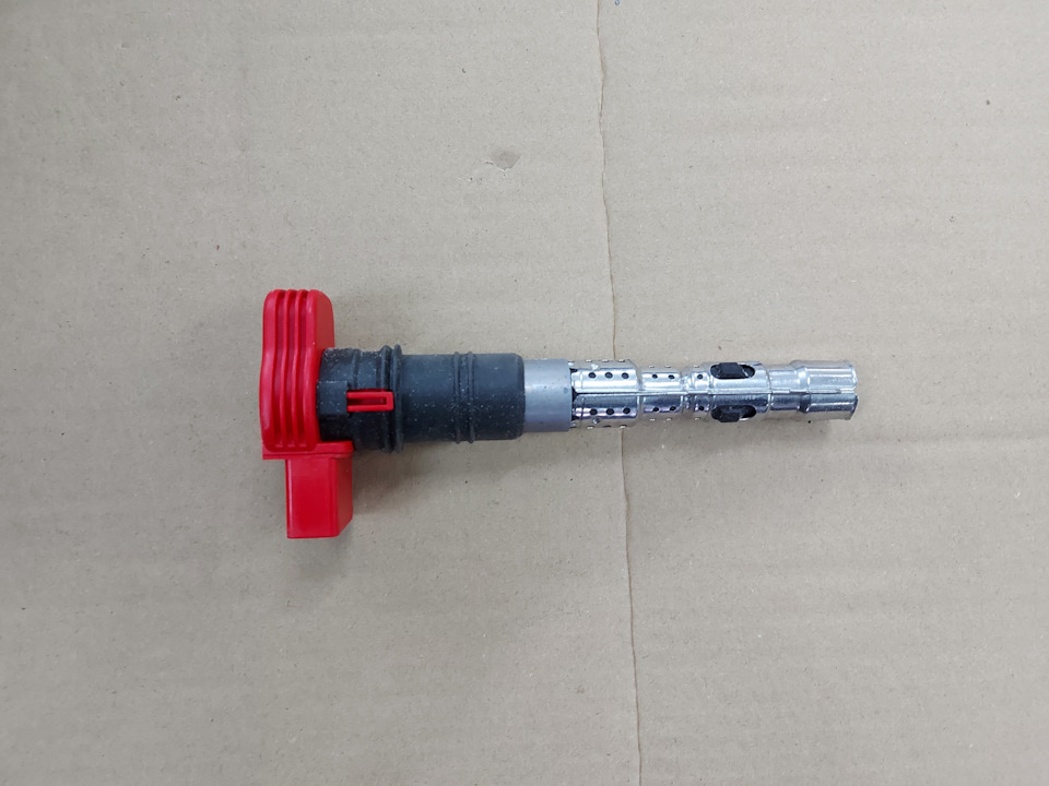 077905115T Катушка зажигания / AUDI A-4,6,8, Allroad (8 цилиндров) 01 ...