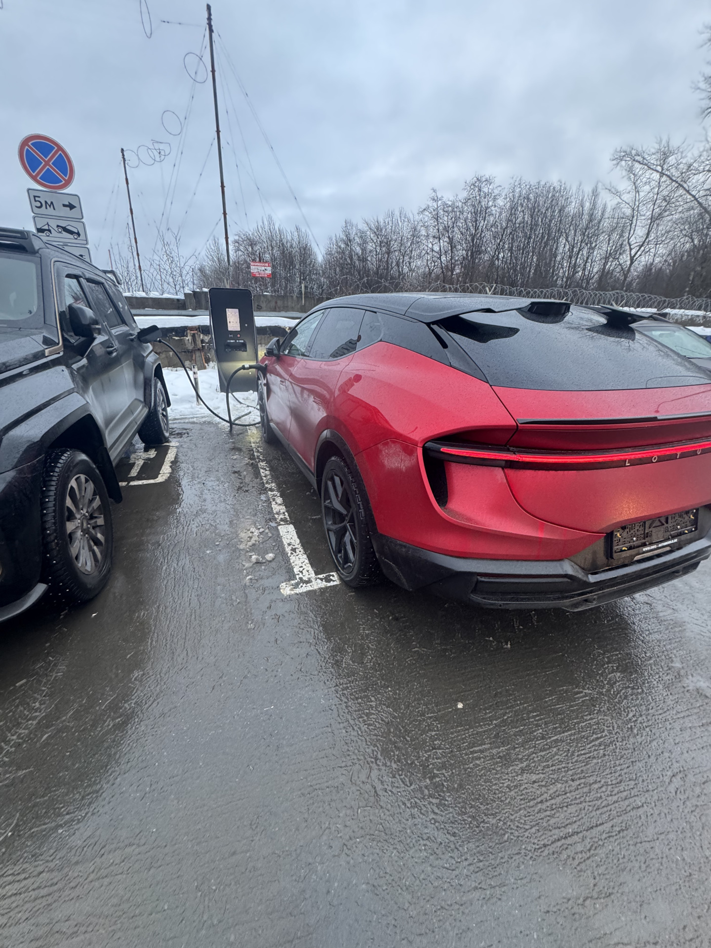 Первая общественная заправка — Lotus Eletre, 2024 года | заправка | DRIVE2