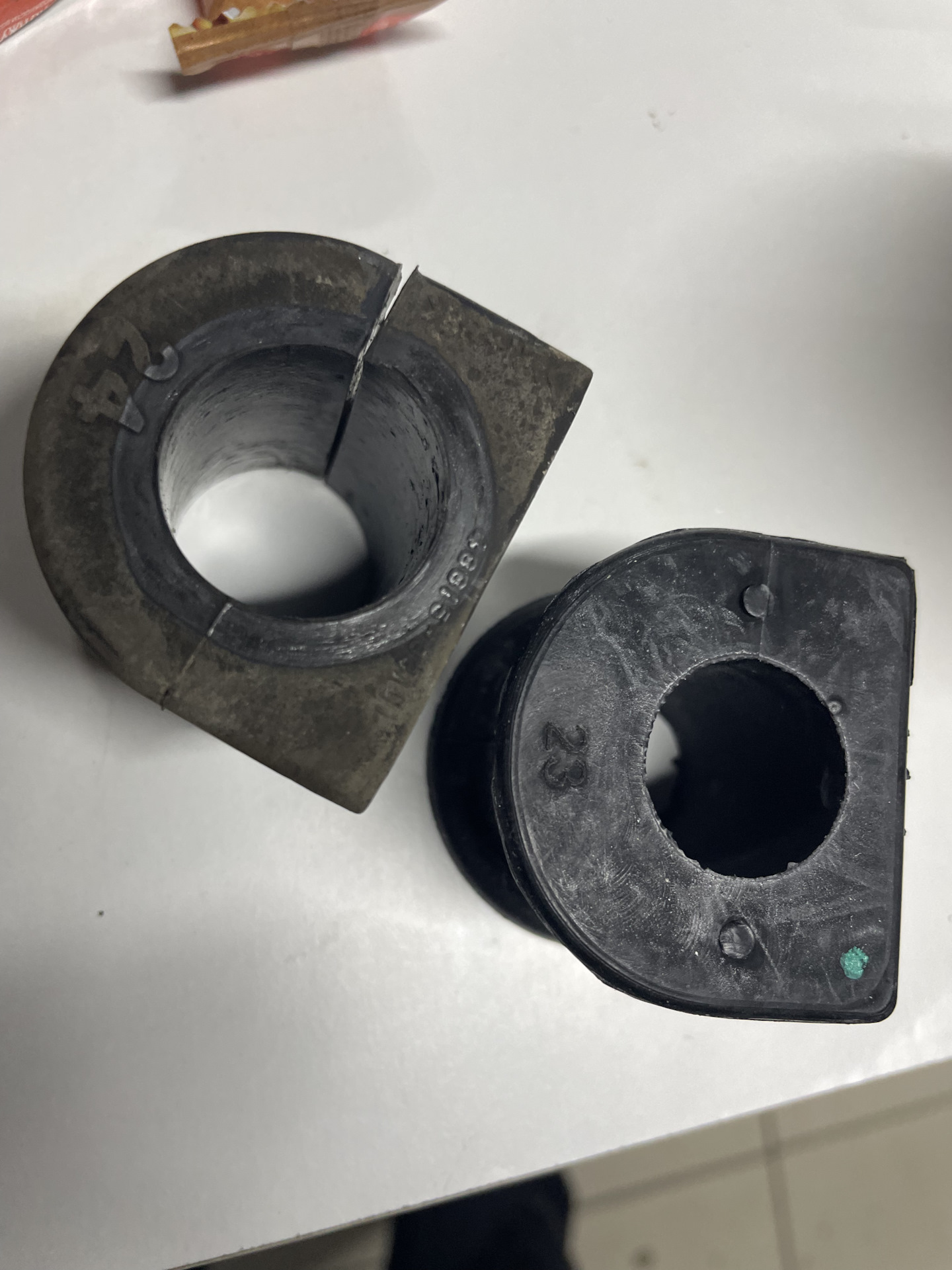 Замена передних втулок стабилизатора — Toyota Camry (XV50), 2,5 л, 2017 ...