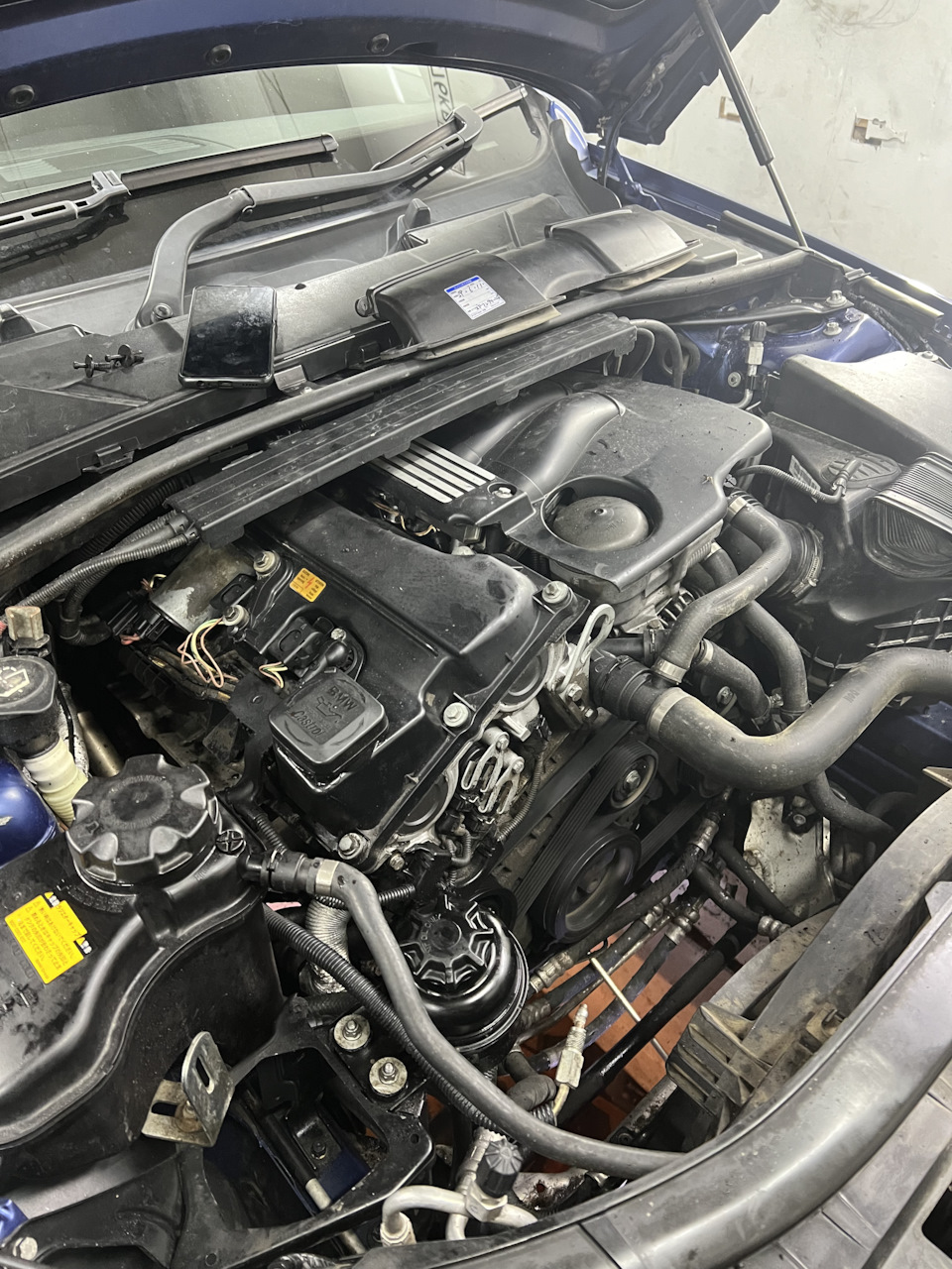 Замена насоса гур, помпы и термостата — BMW 3 series (E90), 2 л, 2006 ...