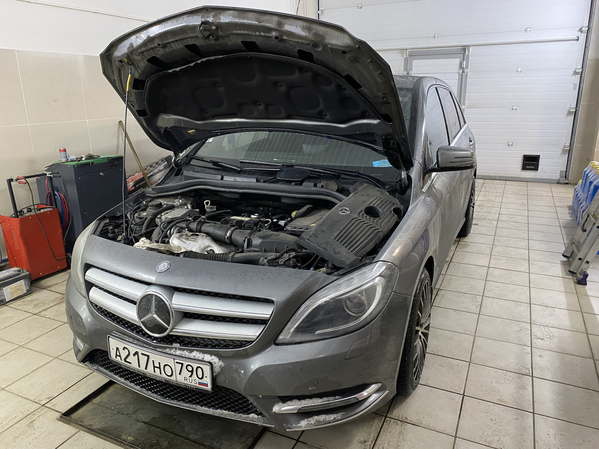 Замена топливного шланга на ТНВД — Mercedes-Benz B-Class (W246), 1,6 л ...