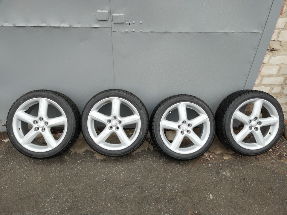 Шины зимние нешипованные Headway 215/45 R17, литые диски Toyota 7Jx17 ...
