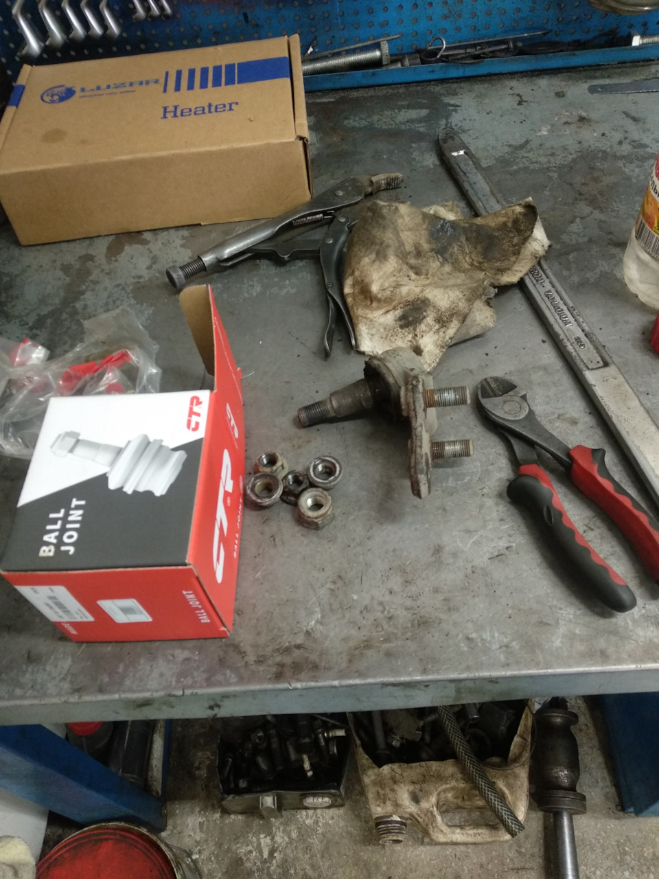 Замена шаровой опоры CTR CBT 39 — Toyota Camry Gracia, 2,2 л, 2000 года ...