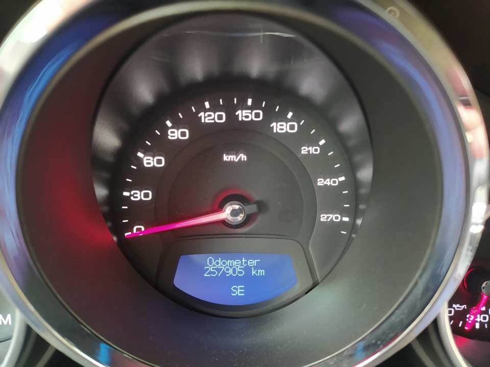 Замена масла двигателя 257900 — Cadillac CTS (2G), 2,8 л, 2008 года ...