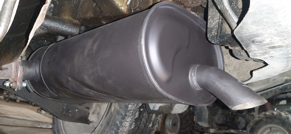 Передние амортизаторы KYB; Глушитель 1571B488 (1571B134, 1571B667 ...