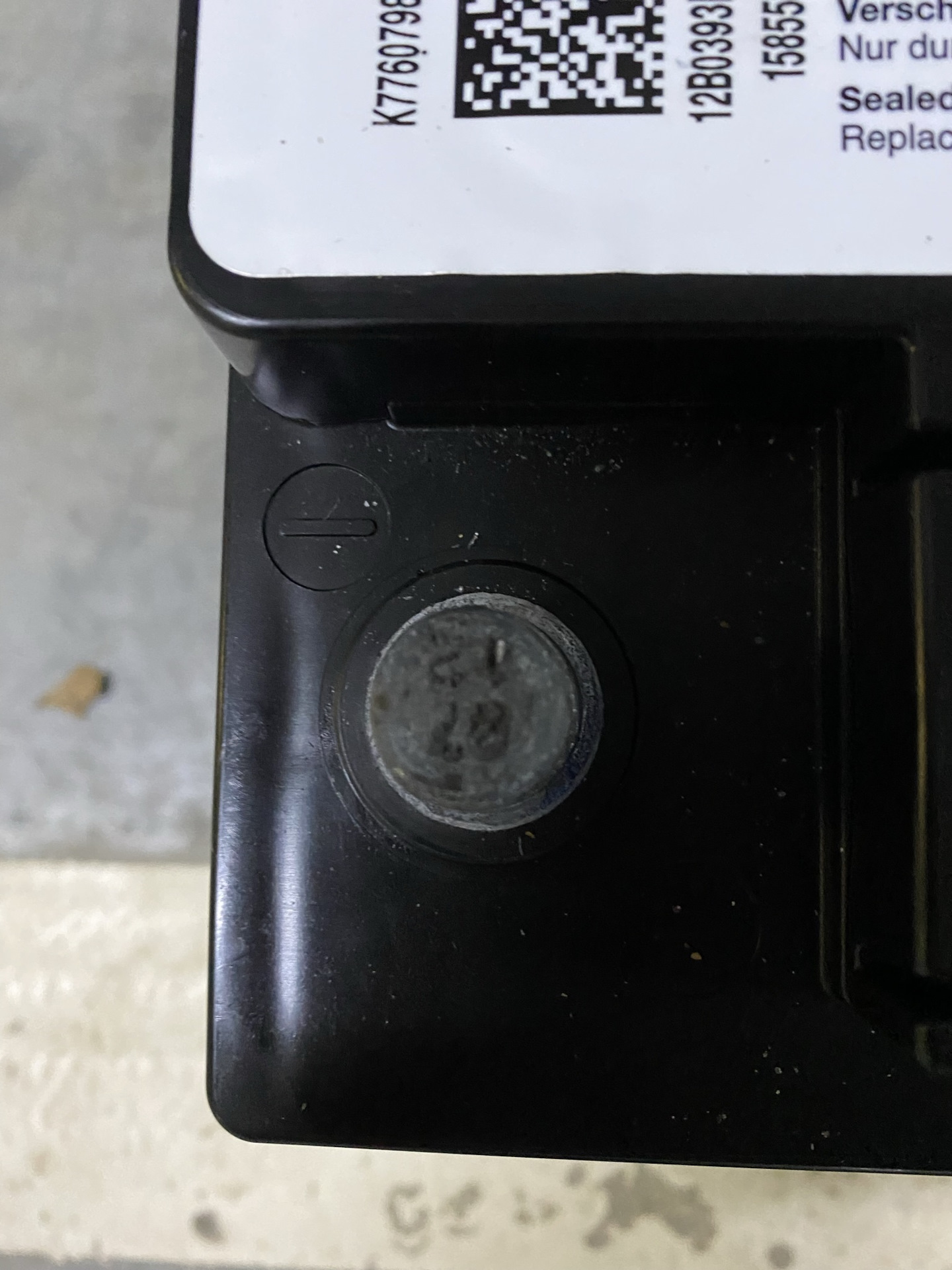 Заменил аккумулятор — BMW X3 (F25), 3 л, 2012 года | своими руками | DRIVE2