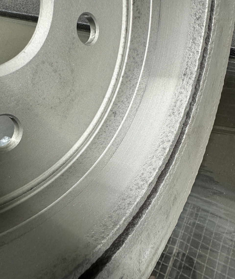 Обслуживание тормозной системы Ч.1 — Toyota Prius Plus, 1,8 л, 2014 ...