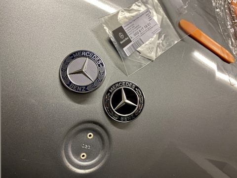 A0008171601 ЭМБЛЕМА ФИРМЕННАЯ (COMPANY SIGN) Mercedes | Запчасти на DRIVE2