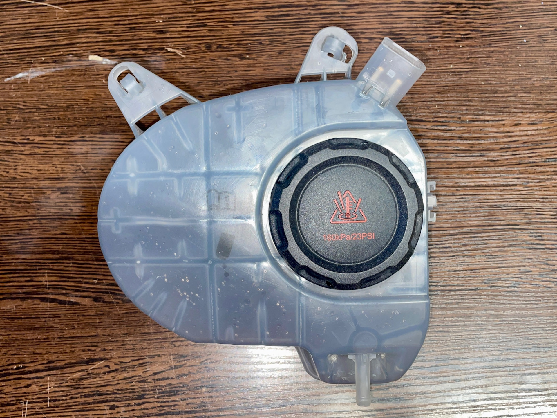 Расширительный бачок от Golf R 2023 — Skoda Octavia A7 Mk3, 1,8 л, 2015 ...