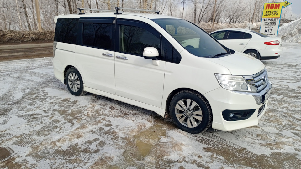 Honda Stepwgn (4G) 2.0 бензиновый 2013 | Белый перламутр на DRIVE2