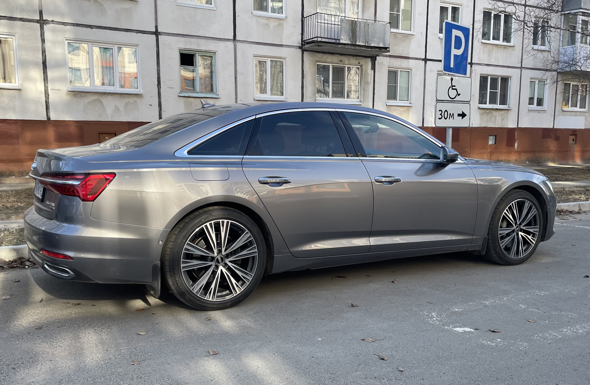 Летние оригинальные колеса r20 с резиной Pirelli PZ4 AO — Audi A6 (C8), 3 л, 2020 года | шины ...