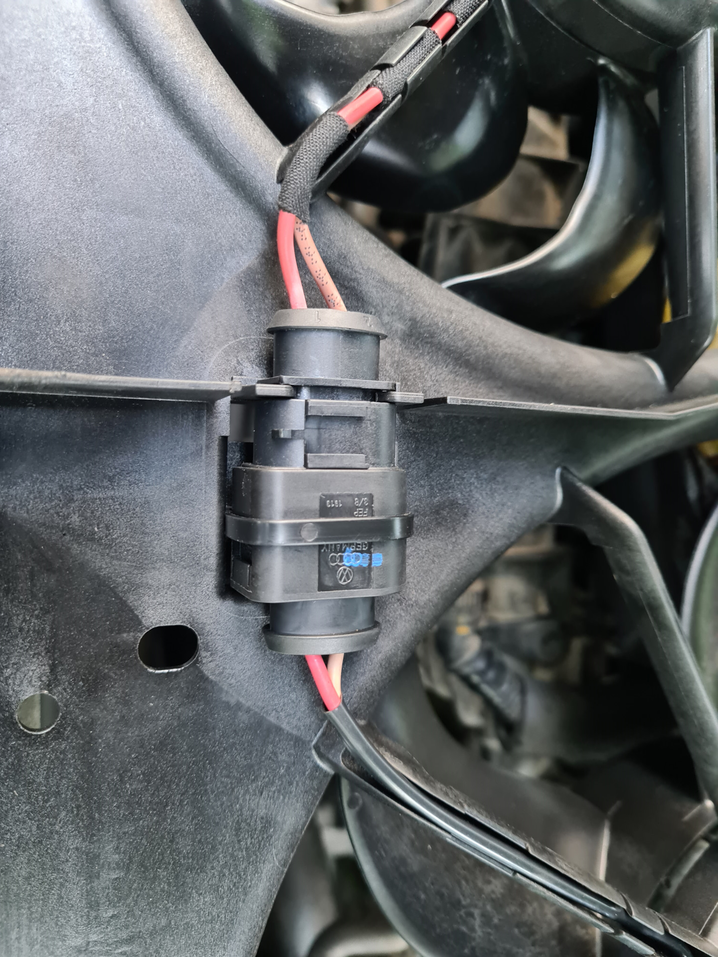 Замена обоих вентиляторов на 1K0959455FR и 1K0959455ET — Volkswagen ...