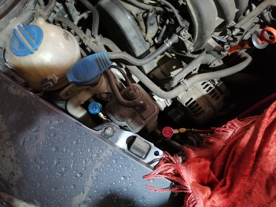 Заправка кондиционера — Skoda Octavia A5 Mk2 1 6 л 2012 года